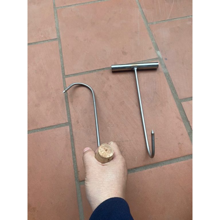 Cây móc lấy vịt quay lu chữ T cán bằng Inox - Gỗ - Mayquayvit.net